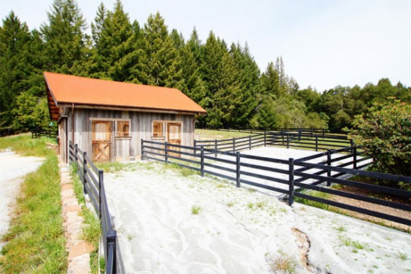 Stable Style: Small Barns