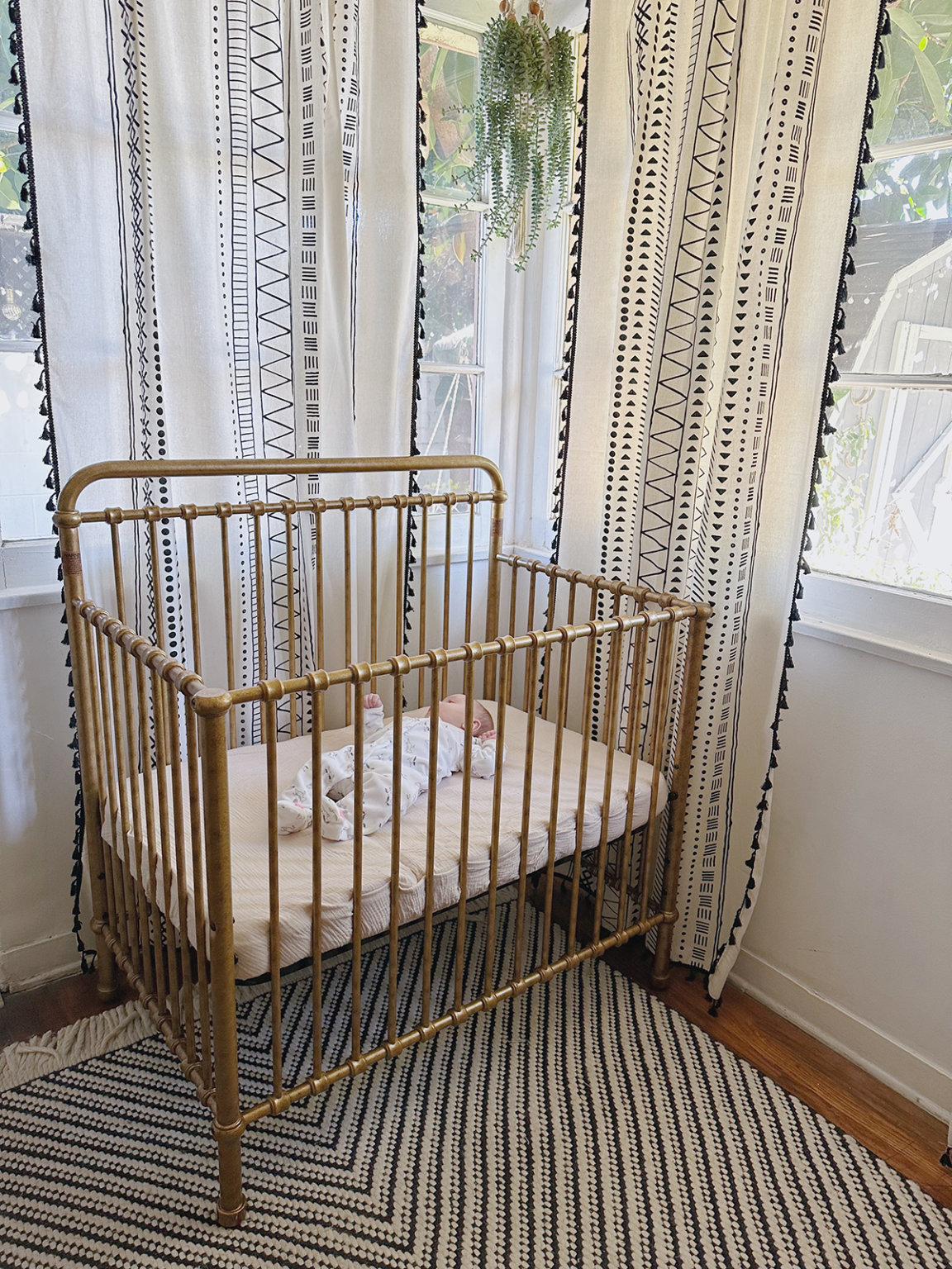 My Favorite Mini Cribs for Small Spaces - Horses & Heels